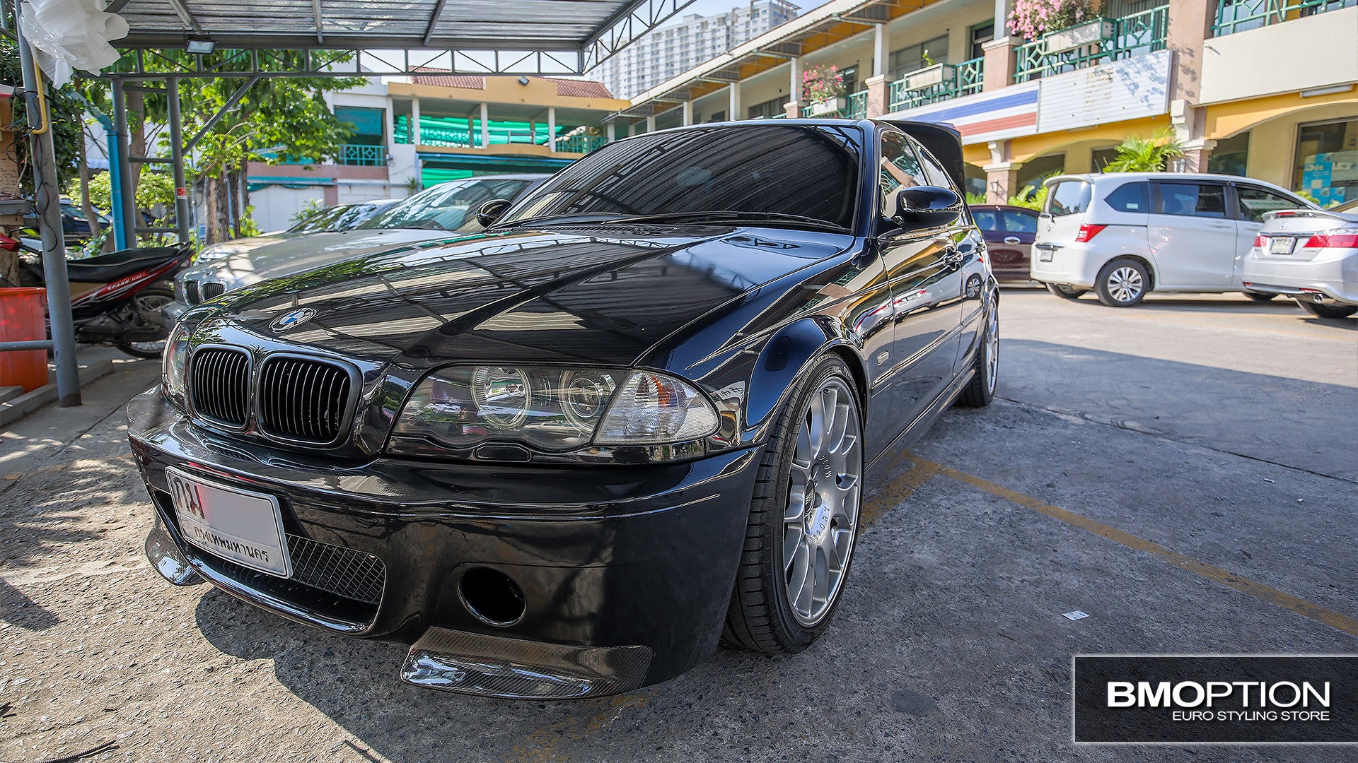 หน้ากระจังดำเงา E46 4D 98-01 Performance Front Grille - Aeroform Thailand