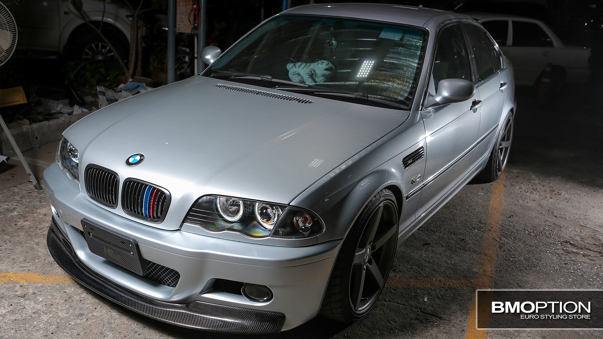 หน้ากระจังดำเงา E46 4D 98-01 Performance Front Grille - Aeroform Thailand