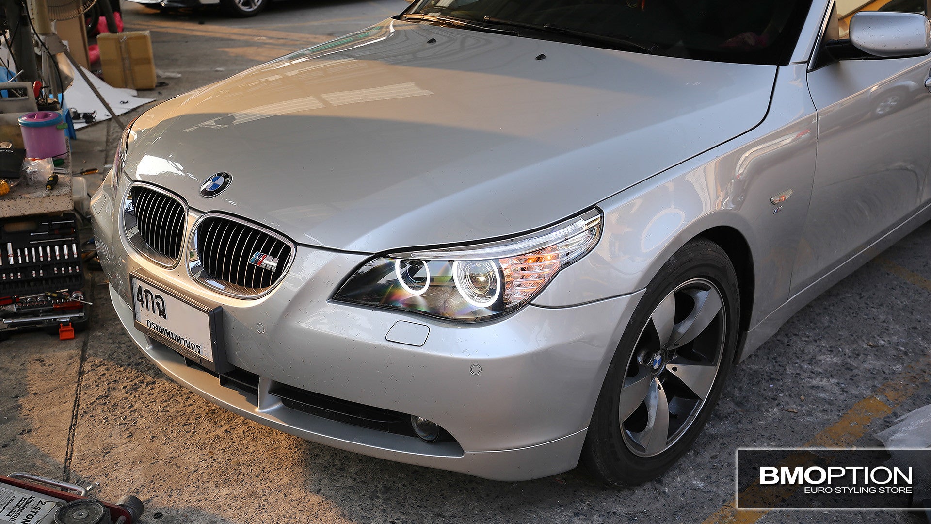 โคมไฟหน้า E60 LCI Look Bi-Xenon CCFL Projector Headlamp - Aeroform Thailand